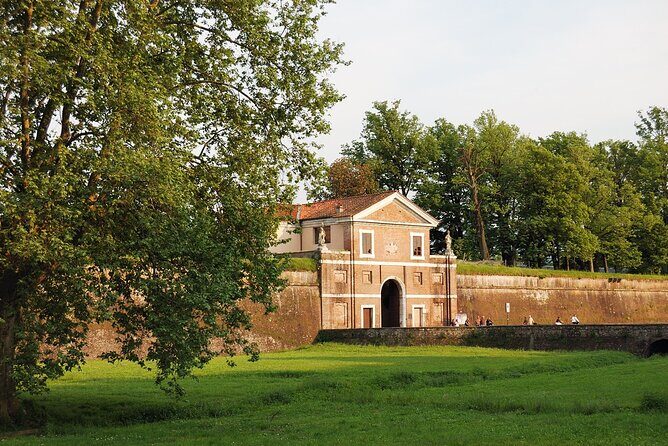 Lucca: walking tour of the city centre and the walls - Detailed Breakdown of the Itinerary