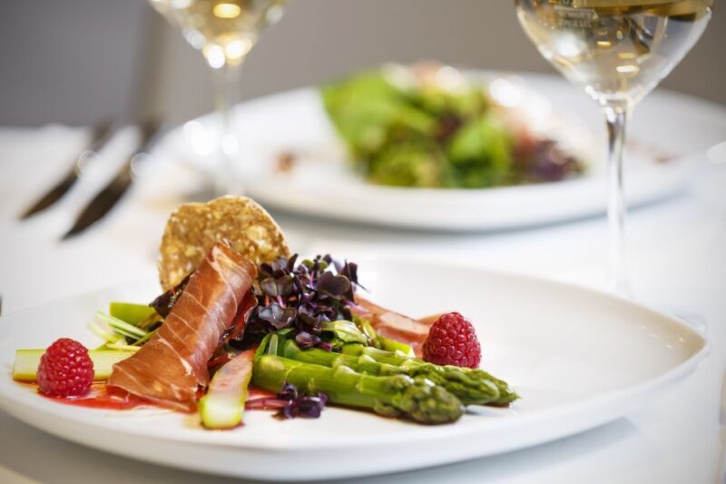 Lucerne: Lake Lucerne 1st Class Cruise with Gourmet Lunch - Authenticity and Review-Based Insights