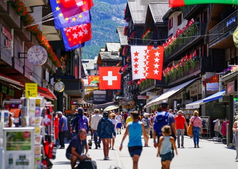 Lucerne: Private Walking Tour with Panoramic Yacht Cruise - Frequently Asked Questions