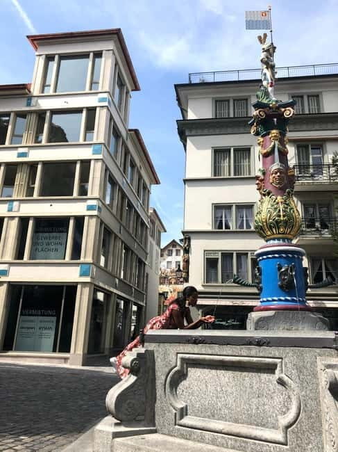 Lucerne: Private Walking Tour with Wine Tasting - Wine Tasting Experience