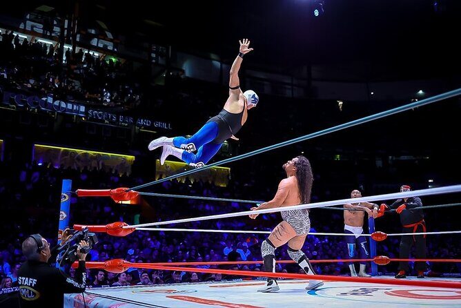 Lucha Libre VIP EN Front Row at Arena México - Who Will Enjoy This Most?
