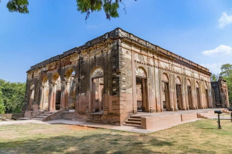 Lucknow Colonial Heritage Walk: Guided Tour by Foot - Experience and Atmosphere