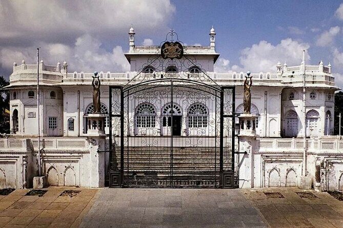 Lucknow: Cultural Walking Tour with Local Snacks (Guided Tour) - An In-Depth Look at the Lucknow Cultural Walking Tour