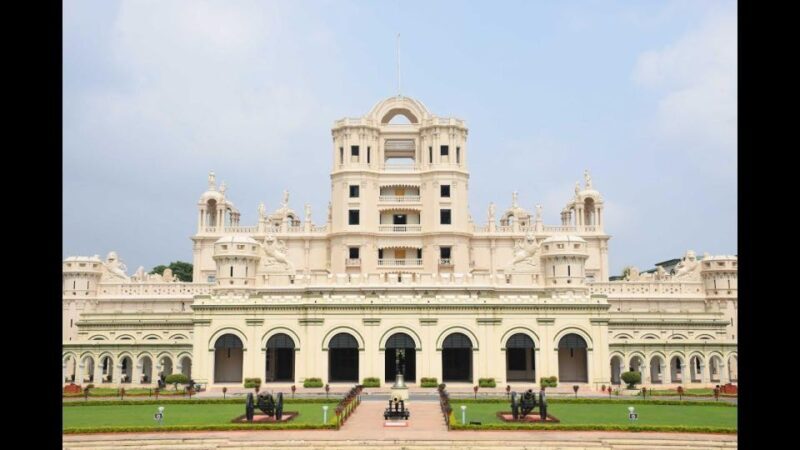 Lucknow Full day city tour - Cultural and Historical Stops