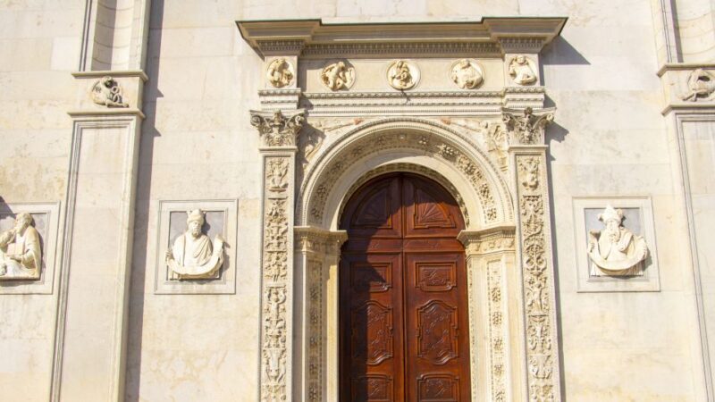 Luganos Art and Culture revealed by a Local - A Detailed Look at the Tour