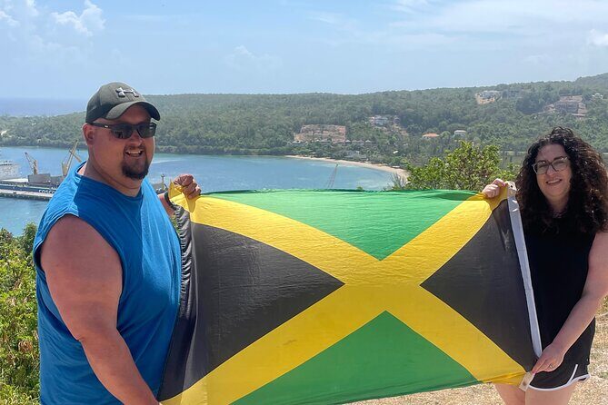 Luminous lagoon Private & Group tour from Runaway Bay - Practical Tips for Travelers