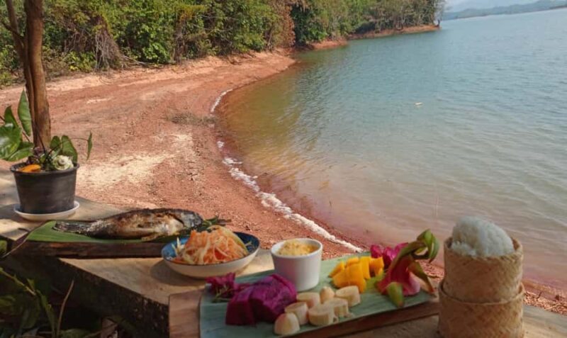 Lunch cruise on Vang Vieng Lake - Key Points