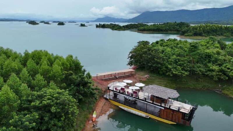 Lunch cruise on Vang Vieng Lake - What to Expect on Your Vang Vieng Lake Cruise