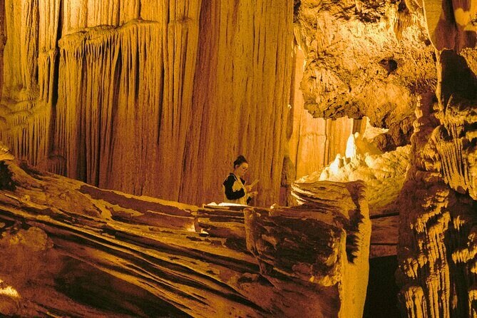 Luray Caverns Private Round Trip Transfer By Luxury Vehicle - Key Points