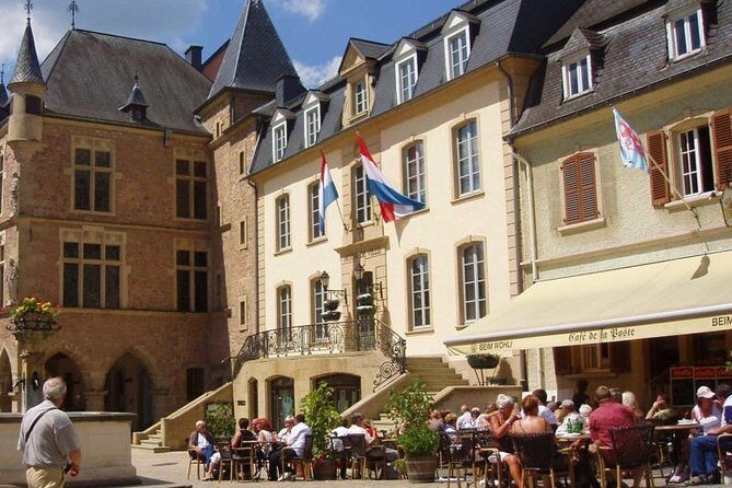 Luxembourg Airport Transfers : Airport LUX to Luxembourg in Business Car - The Practicalities: Meeting, Waiting, and Flexibility
