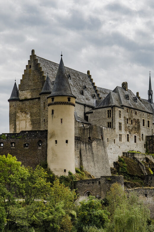 Luxembourg: Express Walk with a Local in 60 minutes - Key Points