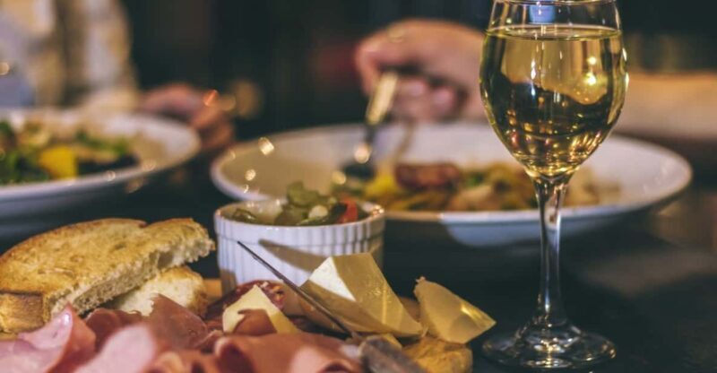 Luxembourg: Italian-Style Dinner in a Vintage Bus - Analyzing the Value