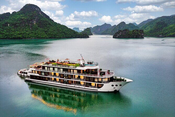 Luxury 5 Star Overnight Cruise in Halong Bay & Lan Ha Bay (2D/1N) - Key Points