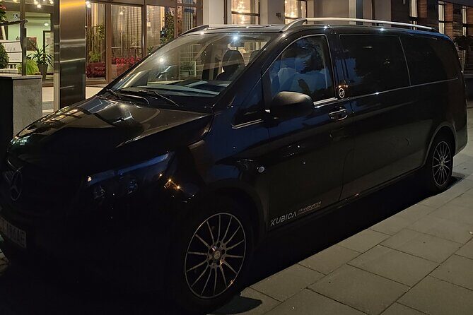Luxury airport transfer from Lodz to Warszawa Chopin Airport - Why Choose a Private, Luxury Transfer?