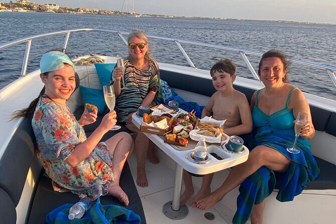 Luxury and Private Snorkel with Beach and Sunset View - Key Points