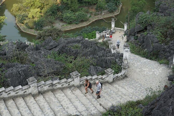 Luxury Bai Dinh Pagoda ,Trang An Boat Trip & Mua Cave 1 Day Trip - The Full-Day Adventure in Ninh Binh