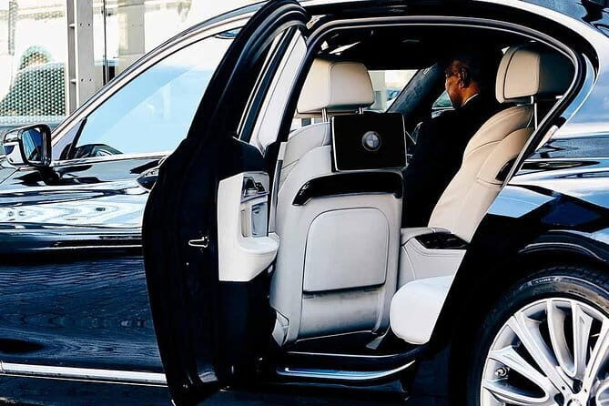 Luxury cars for rent with driver - Who Should Consider This Experience?