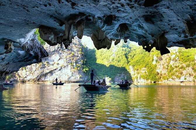 Luxury Fullday Halong Bay Tour on 5-Star Cruise with Buffet Lunch - The Experience of the Cruise