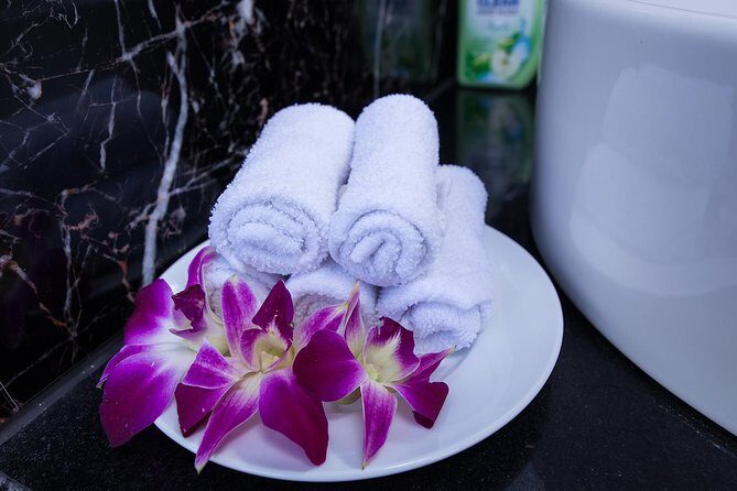 Luxury Halong Bay 1 Day on Cruises From Hanoi with Bus & Lunch - Deep Dive into the Itinerary