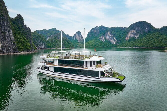 Luxury Halong Bay Day Cruise: Buffet Lunch & Limousine Transfer - An Overview of the Experience