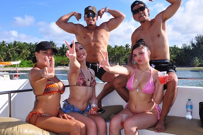Luxury Hip Hop Boat PartyDrinks, Music, and the Best Vibes in PC - Who Will Love This Tour