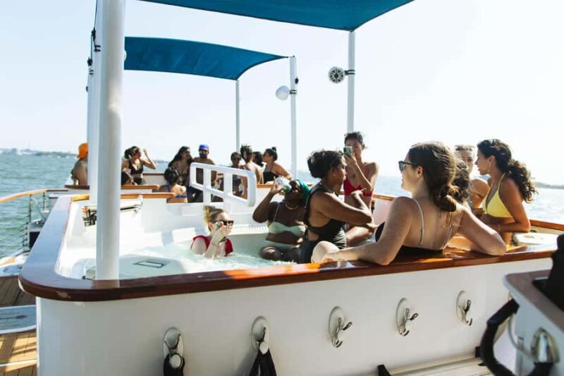 Luxury Hot Tub Boat Around NYC & Statue Private Tub up to 10 - A Fresh Look at a Unique NYC Experience