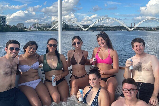 Luxury Hot Tub Boat of DC Potomac Monuments Private Tub up to 10 - The Experience in Detail