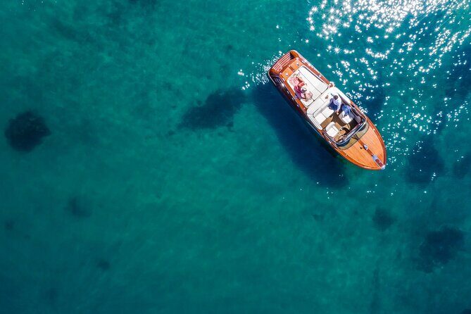 Luxury Italian Wooden Speedboat Cruises in New South Wales - Why Choose a Wooden Speedboat on Sydney Harbour?