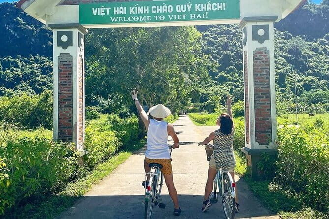 Luxury Lan Ha Bay Day Cruise- Viet Hai Village from Cat Ba Island - Key Points