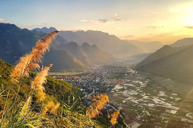 Luxury Mai Chau Day Trip Discover Hidden Gem & Stunning Cave - What the Reviews Say
