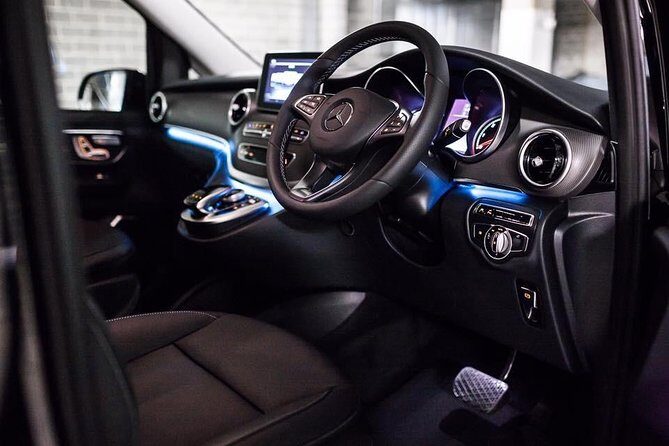 Luxury Mini Bus - Sydney Airport Transfers - Punctuality and Driver Experience