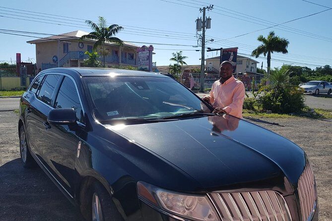 Luxury MKT Town Car Private Roundtrip Transfer - What to Expect from Your Journey