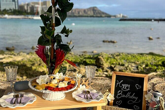 Luxury Picnic Experience in Honolulu Hawaii - An Elegant Twist on Beach Picnicking