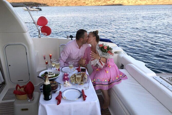 Luxury Power Yacht Cruise - What to Expect Onboard