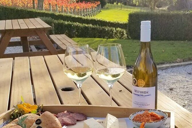 Luxury Private Auckland Wine & Beach Tour with Lunch - An Introduction to the Experience