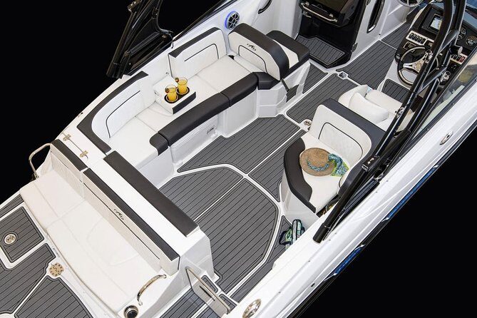 Luxury Private Boat Charter - What to Expect from a Private Tampa Water Adventure