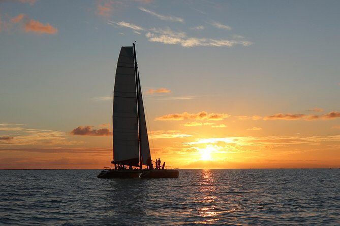 LUXURY Private Catamaran : BORA BORA SUNSET Sailing Experience - Key Points
