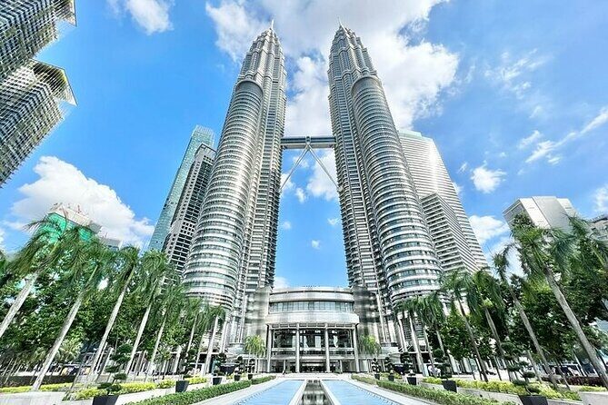 LUXURY Private day tour: Thailand & Malaysia KL (2 countries) from Singapore - FAQs