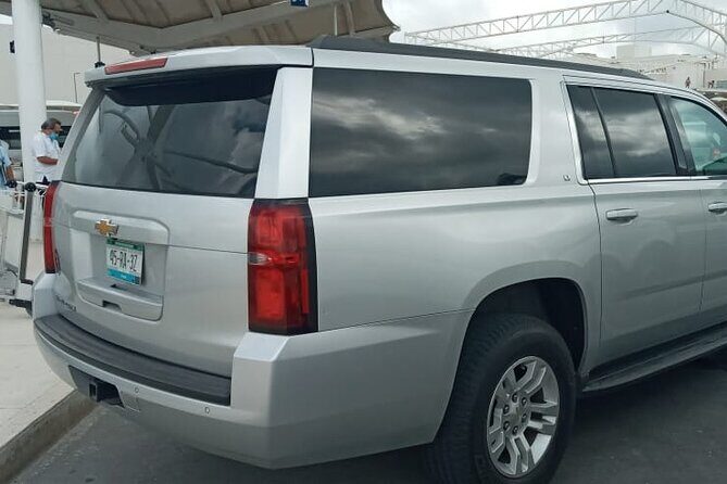 Luxury private transportation from CUN Airport to Puerto Aventuras & Akumal - The Vehicle and Amenities