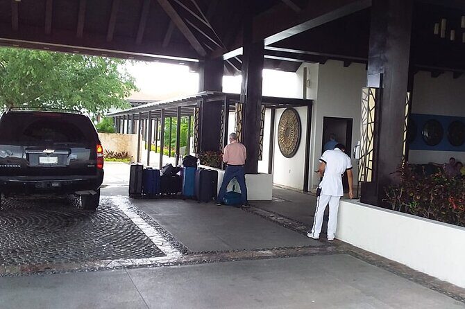 Luxury private transportation from CUN Airport to Puerto Aventuras & Akumal - Who Should Consider This Service?