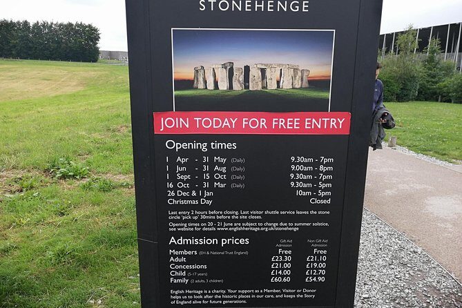 Luxury Private Vehicle Day Hire from & to London via Stonehenge Lacock and Bath - Wrapping It Up