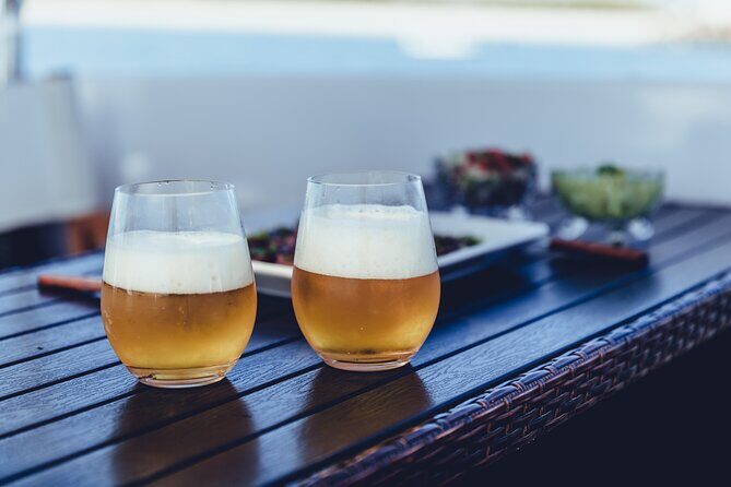 Luxury Sailing Whale Watch and The Arch (Dec 15 - Apr 15) - The Real Experience: What Travelers Say