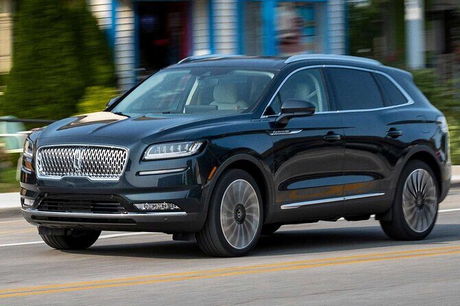Luxury Sedan O'Hare/Midway Airport (Curbside)  Chicago Ony Way - A Practical Look at the Luxury Sedan OHare/Midway Airport Transfer