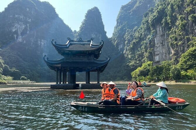Luxury Small Group Tour From Hanoi to Trang An Boat Trip - Key Points