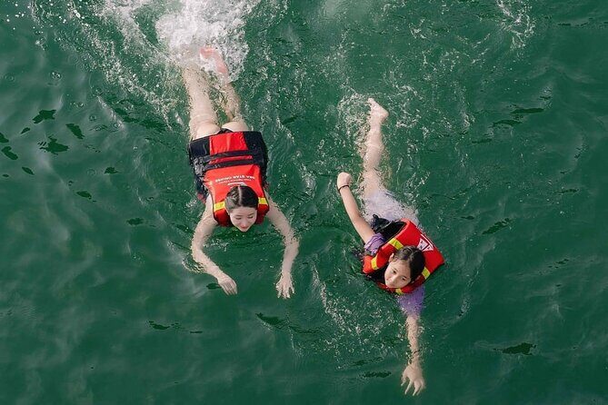 Luxury Sunset Tour: Kayaking and swimming to admire Lan Ha Bay - Guides and Group Size