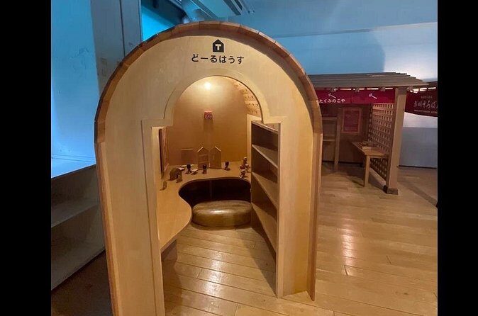 Luxury Sushi and Strolling Tour - Authentic Experiences in a Compact Package