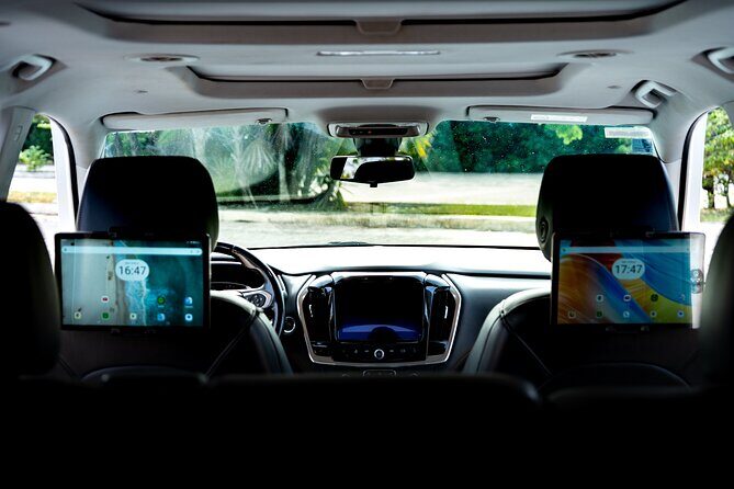 Luxury SUV Departure Transportation to Cancun Airport - An in-depth look at the luxury transfer experience