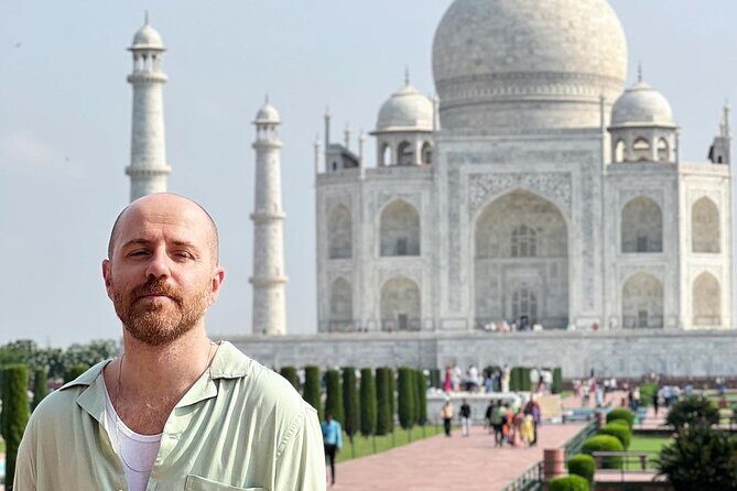 Luxury Taj Mahal tour from Delhi by the Fastest train of India - Discovering Agra Fort in Style