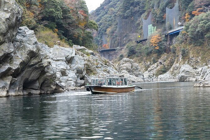 Luxury tour to Iya Valley's Kazurabashi and Oboke gorge by boat - Authenticity Meets Comfort: A Clear Value