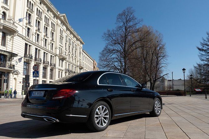 Luxury transport from/to Warsaw - Vienna / International Airport by private car - FAQs